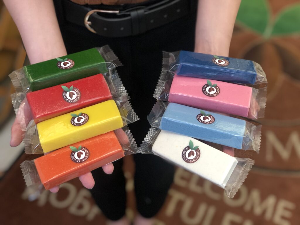 Colored modelling marzipan (different color options) - Marzipan Gallery